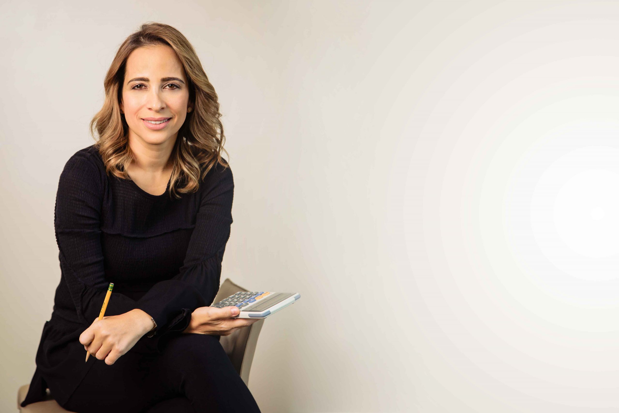 ALI KAFIE – Consejera Financiera